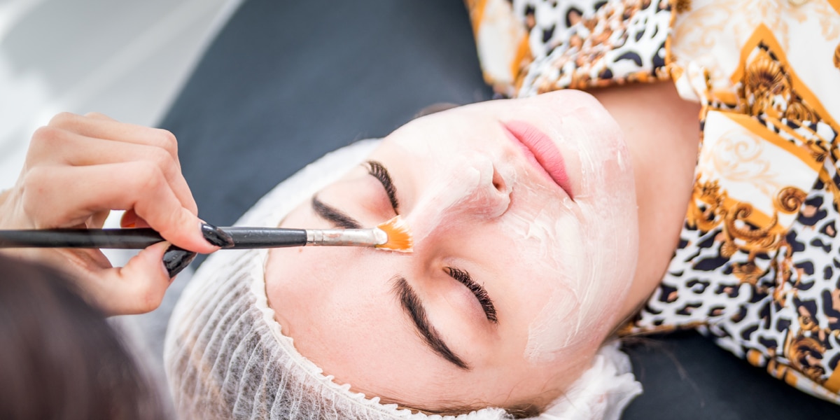 Skin Care Clinic | Dermamelan Chemical Skin Peel Treatment in Dubai